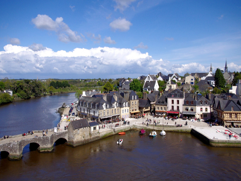 Auray France 15 Things Do & See | Travel Inspires | Auray Brittany ♥
