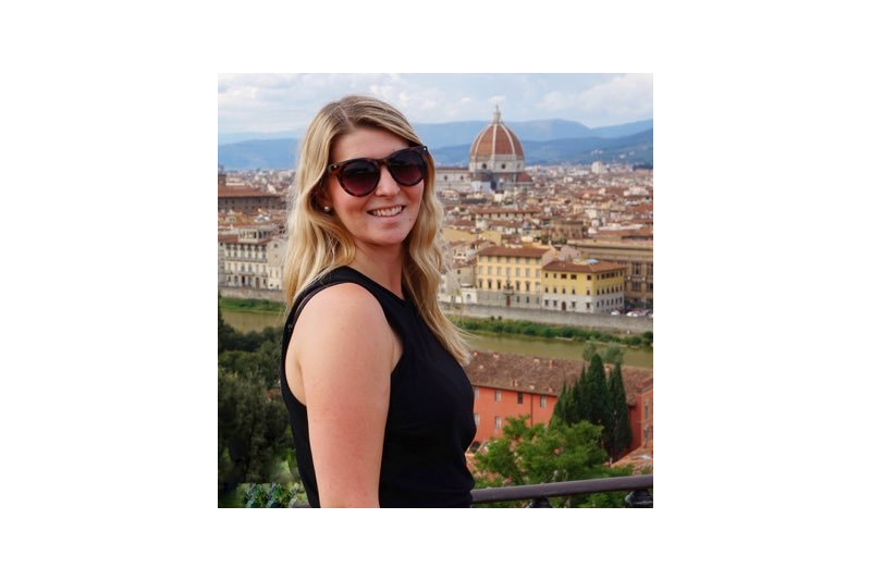Ellie Quinn travel blogger - Travel Inspires